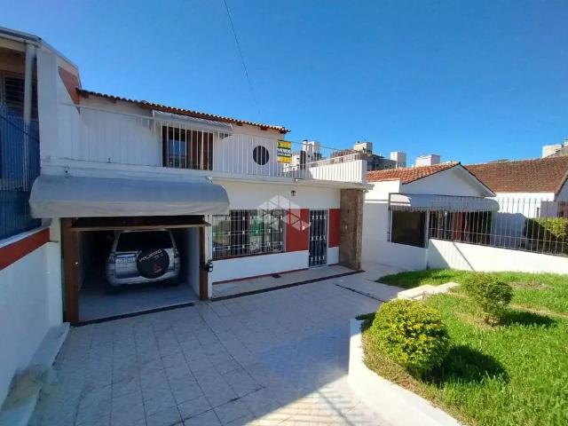 Casa / Sobrado para Venda em Porto Alegre/RS Tristeza 3 Quartos