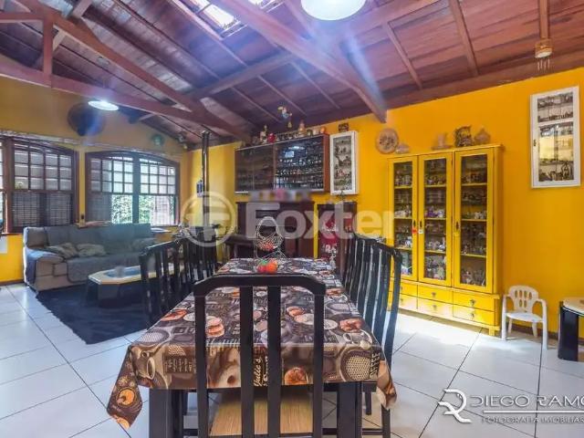 Casa / Sobrado para Venda em Porto Alegre/RS Tristeza 3 Quartos