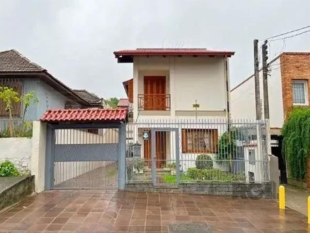 Casa / Sobrado para Venda em Porto Alegre/RS Tristeza 3 Quartos