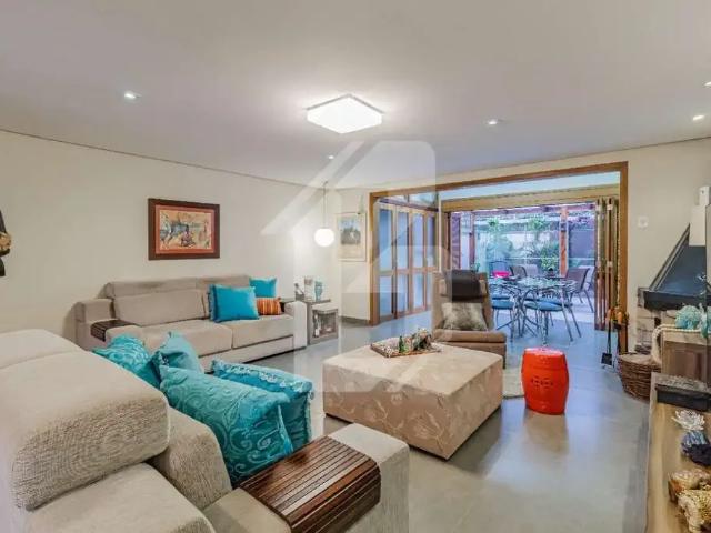 Casa / Sobrado para Venda em Porto Alegre/RS Tristeza 3 Quartos