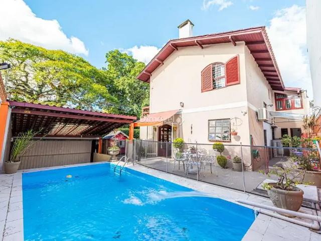 Casa / Sobrado para Venda em Porto Alegre/RS Tristeza 3 Quartos