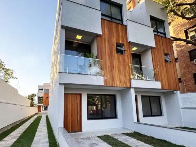 Casa / Sobrado para Venda em Porto Alegre/RS Tristeza 3 Quartos