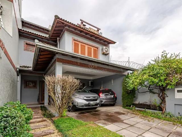 Casa / Sobrado para Venda em Porto Alegre/RS Tristeza 3 Quartos