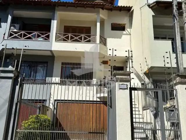 Casa / Sobrado para Venda em Porto Alegre/RS Tristeza 3 Quartos