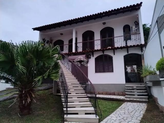 Casa / Sobrado para Venda em Porto Alegre/RS Tristeza 3 Quartos