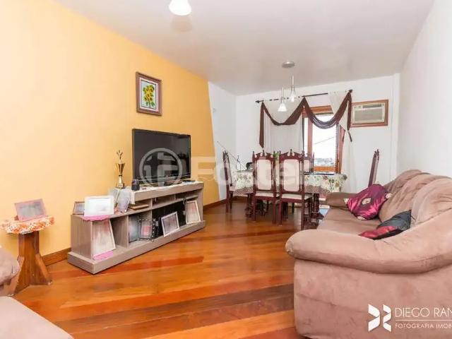Casa / Sobrado para Venda em Porto Alegre/RS Tristeza 3 Quartos