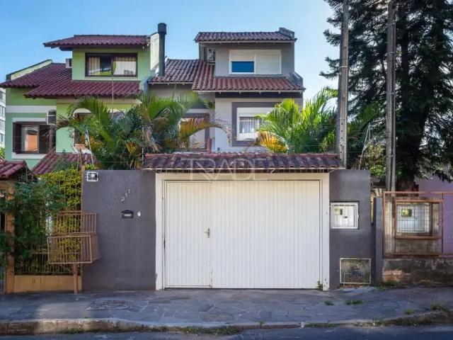 Casa / Sobrado para Venda em Porto Alegre/RS Tristeza 3 Quartos