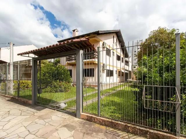 Casa / Sobrado para Venda em Porto Alegre/RS Tristeza 3 Quartos