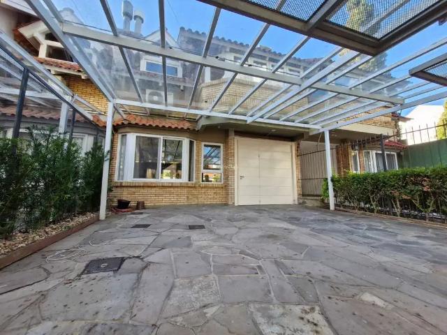 Casa / Sobrado para Venda em Porto Alegre/RS Tristeza 3 Quartos