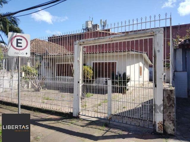 Casa / Sobrado para Venda em Porto Alegre/RS Tristeza 3 Quartos