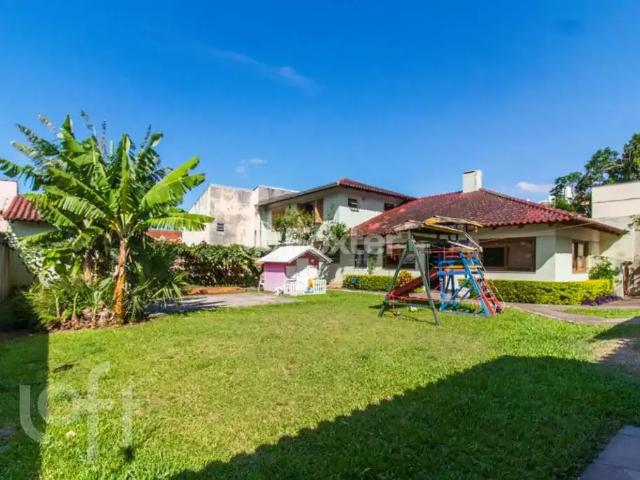 Casa / Sobrado para Venda em Porto Alegre/RS Tristeza 3 Quartos