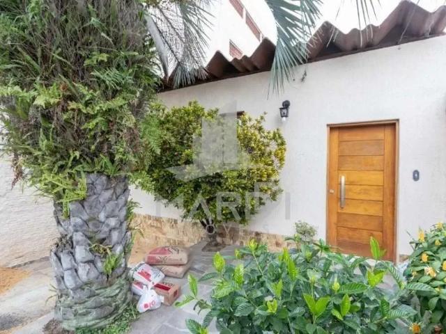 Casa / Sobrado para Venda em Porto Alegre/RS Tristeza 3 Quartos