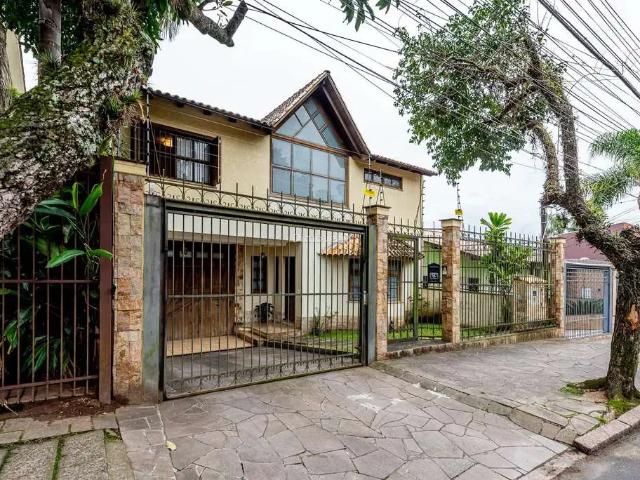 Casa / Sobrado para Venda em Porto Alegre/RS Tristeza 3 Quartos