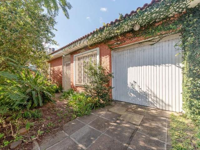 Casa / Sobrado para Venda em Porto Alegre/RS Tristeza 3 Quartos