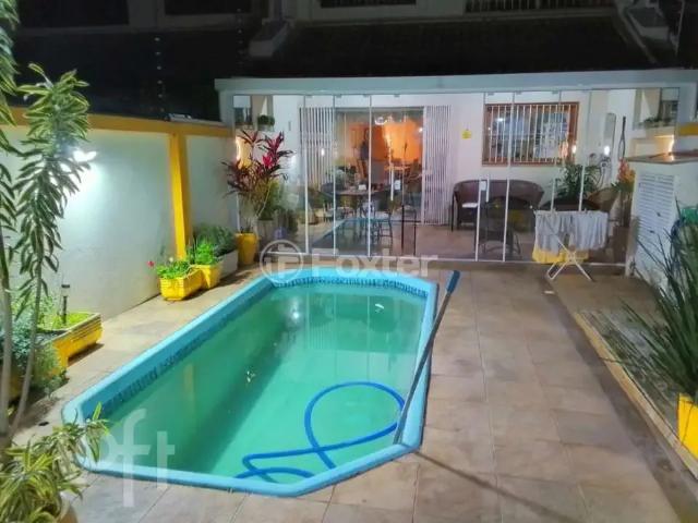 Casa / Sobrado para Venda em Porto Alegre/RS Tristeza 3 Quartos