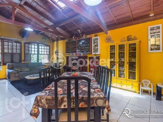Casa / Sobrado para Venda em Porto Alegre/RS Tristeza 3 Quartos