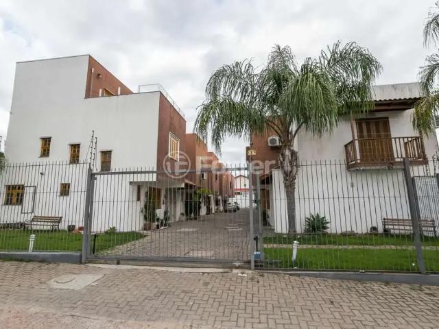 Casa / Sobrado para Venda em Porto Alegre/RS Tristeza 3 Quartos