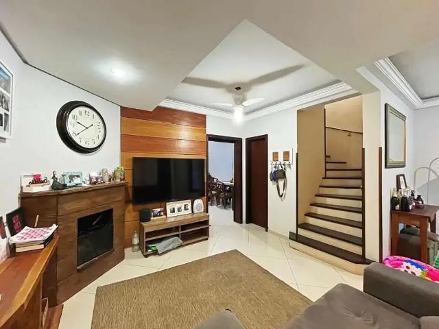 Casa / Sobrado para Venda em Porto Alegre/RS Tristeza 3 Quartos