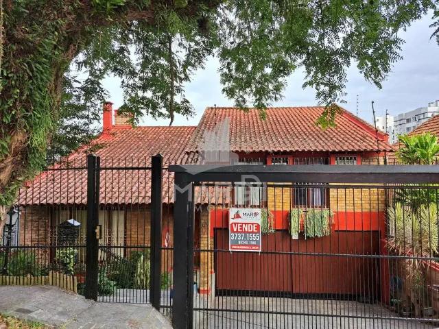 Casa / Sobrado para Venda em Porto Alegre/RS Tristeza 3 Quartos