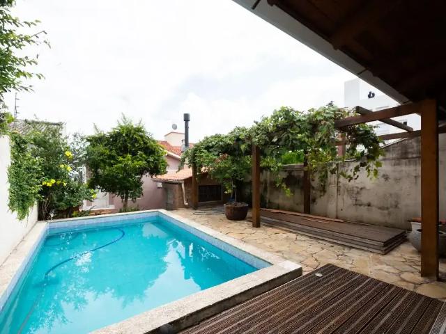 Casa / Sobrado para Venda em Porto Alegre/RS Tristeza 3 Quartos