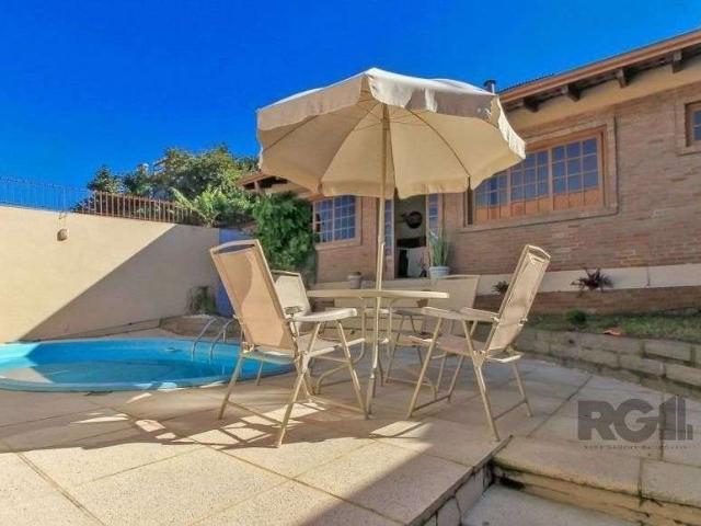 Casa / Sobrado para Venda em Porto Alegre/RS Tristeza 3 Quartos