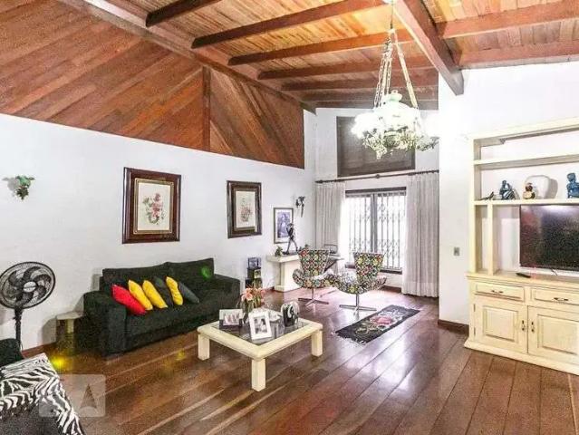Casa / Sobrado para Venda em Porto Alegre/RS Tristeza 3 Quartos