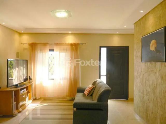 Casa / Sobrado para Venda em Porto Alegre/RS Vila Nova 3 Quartos