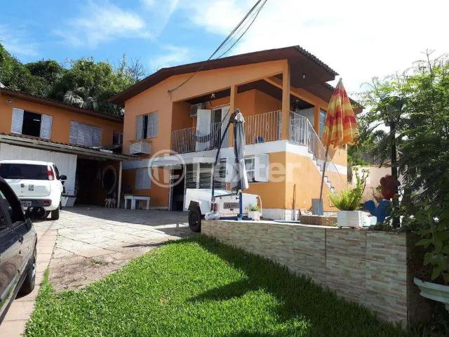 Casa / Sobrado para Venda em Porto Alegre/RS Vila Nova 3 Quartos