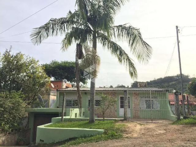 Casa / Sobrado para Venda em Porto Alegre/RS Vila Nova 3 Quartos