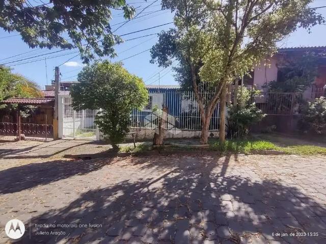 Casa / Sobrado para Venda em Porto Alegre/RS Vila Nova 3 Quartos