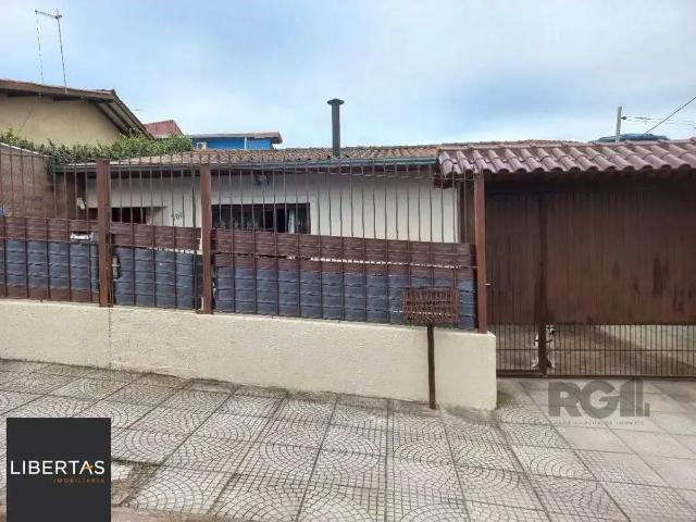 Casa / Sobrado para Venda em Porto Alegre/RS Vila Nova 2 Quartos