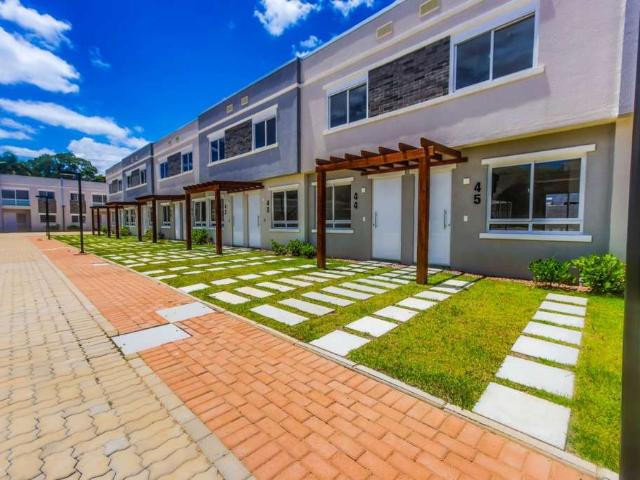 Casa / Sobrado para Venda em Porto Alegre/RS Vila Nova 2 Quartos