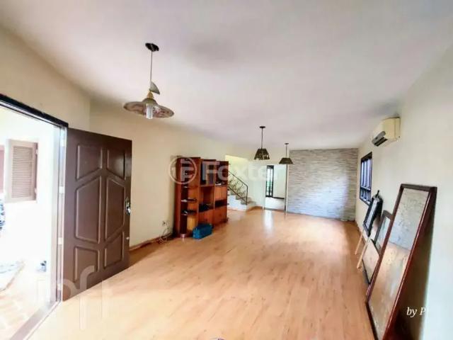 Casa / Sobrado para Venda em Porto Alegre/RS Vila Nova 2 Quartos