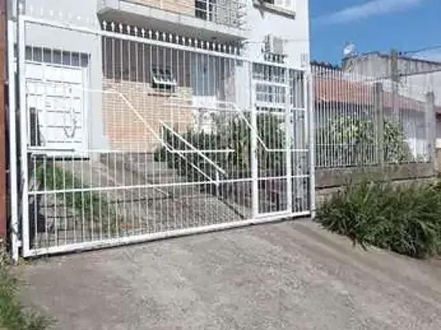 Casa / Sobrado para Venda em Porto Alegre/RS Vila Nova 4 Quartos
