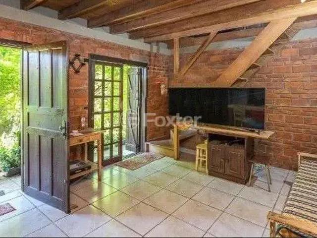 Casa / Sobrado para Venda em Porto Alegre/RS Vila Nova 4 Quartos