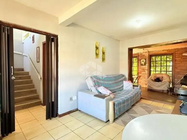 Casa / Sobrado para Venda em Porto Alegre/RS Vila Nova 4 Quartos