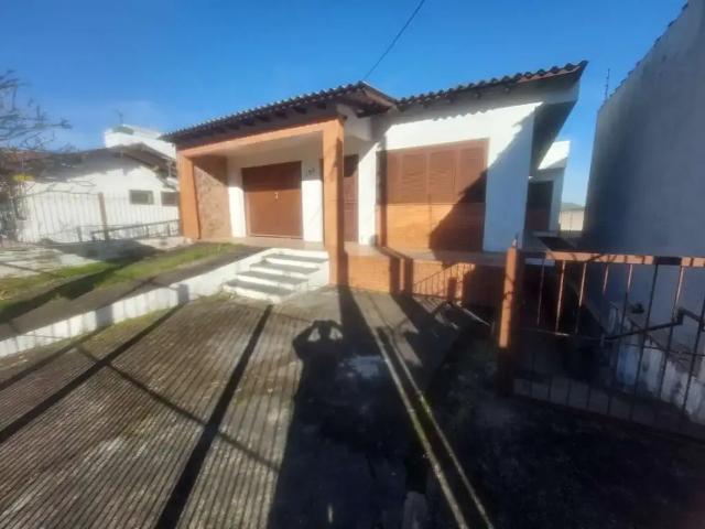 Casa / Sobrado para Venda em Porto Alegre/RS Vila Nova 5 Quartos