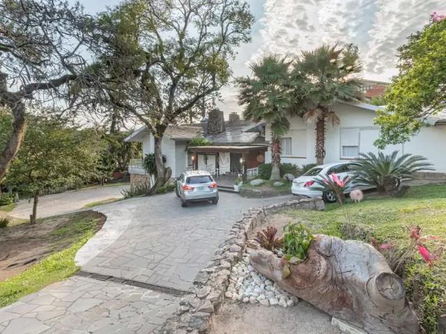 Casa / Sobrado para Venda em Porto Alegre/RS Vila Assunção 3 Quartos