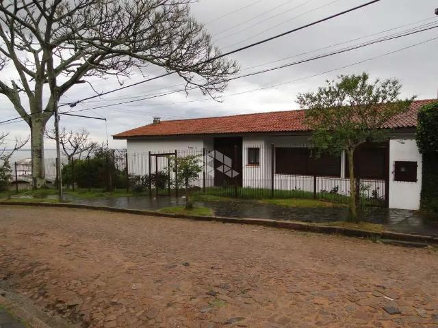 Casa / Sobrado para Venda em Porto Alegre/RS Vila Assunção 4 Quartos