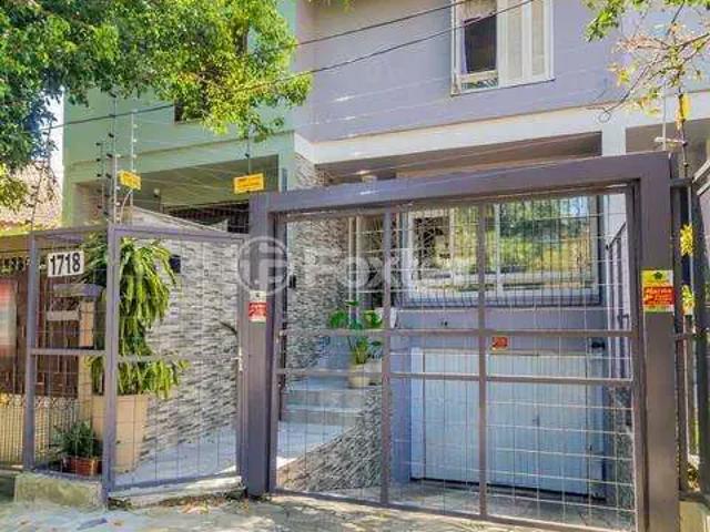Casa / Sobrado para Venda em Porto Alegre/RS Vila Conceição 2 Quartos