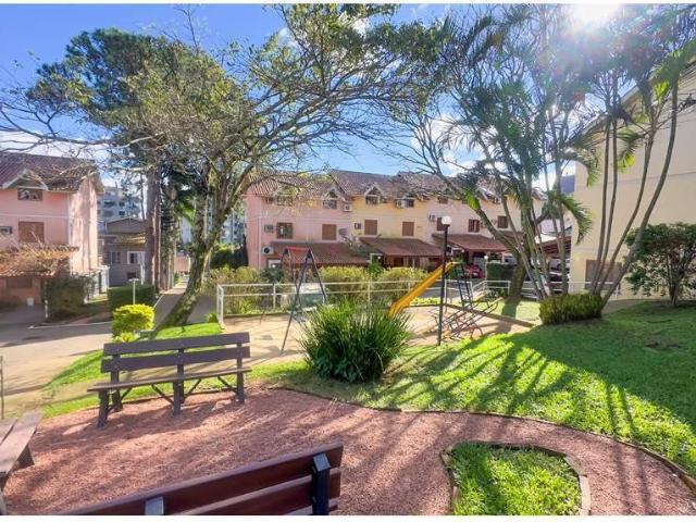 Casa / Sobrado para Venda em Porto Alegre/RS Vila Conceição 3 Quartos