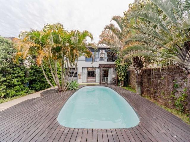 Casa / Sobrado para Venda em Porto Alegre/RS Vila Conceição 4 Quartos