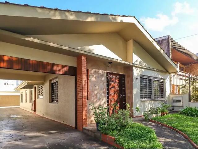 Casa / Sobrado para Venda em Porto Alegre/RS Vila Ipiranga 3 Quartos