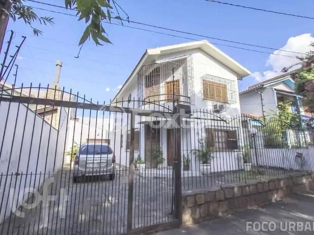 Casa / Sobrado para Venda em Porto Alegre/RS Vila Ipiranga 3 Quartos