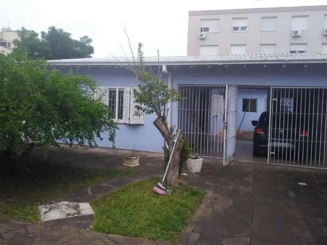 Casa / Sobrado para Venda em Porto Alegre/RS Vila Ipiranga 2 Quartos