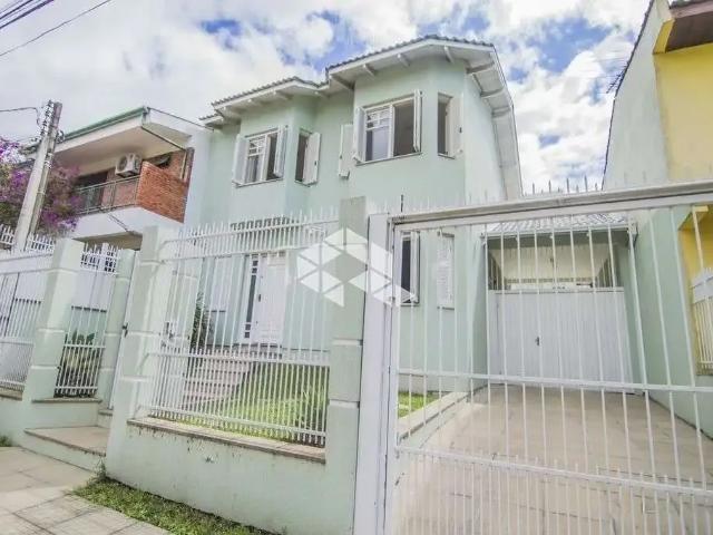 Casa / Sobrado para Venda em Porto Alegre/RS Vila Ipiranga 4 Quartos