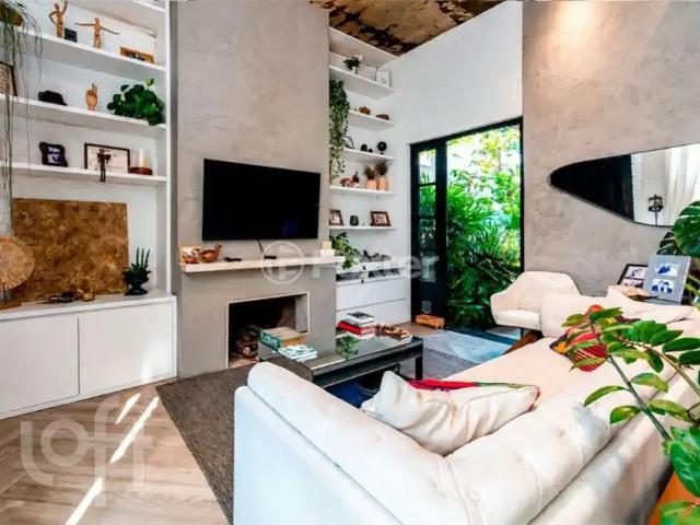 Casa / Sobrado para Venda em Porto Alegre/RS Vila Ipiranga 4 Quartos