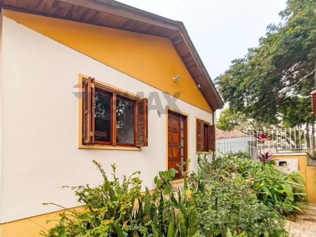 Casa / Sobrado para Venda em Porto Alegre/RS Vila Ipiranga 4 Quartos