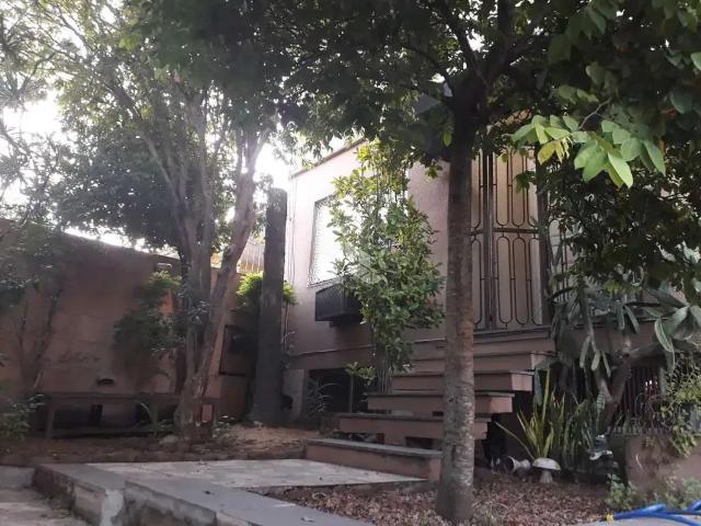 Casa / Sobrado para Venda em Porto Alegre/RS Vila Ipiranga 5 Quartos
