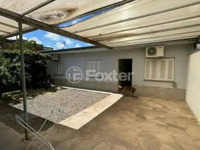 Casa / Sobrado para Venda em Porto Alegre/RS Vila Jardim 4 Quartos